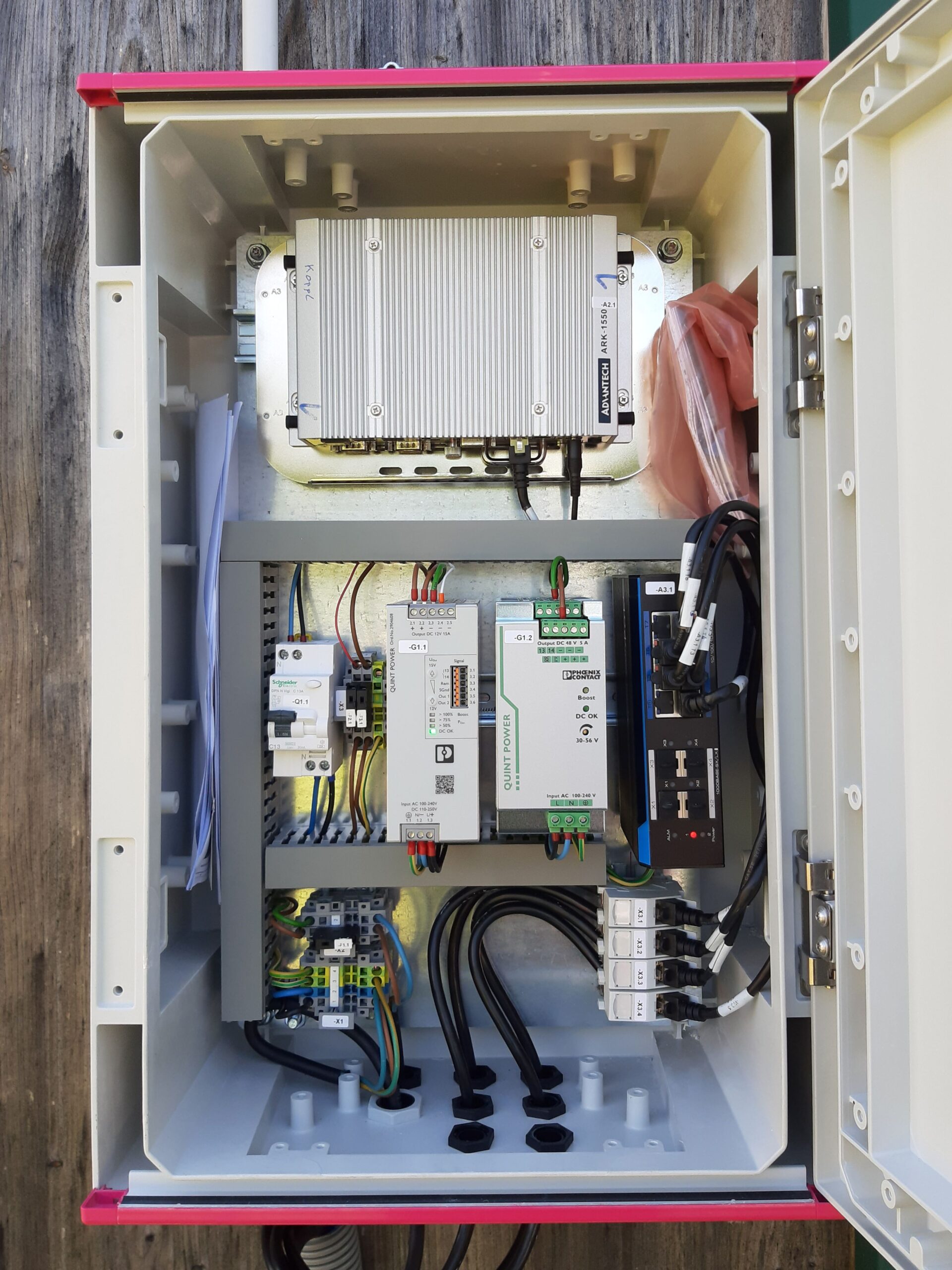 Road infrastructure: cameras and V2X – Bike2CAV